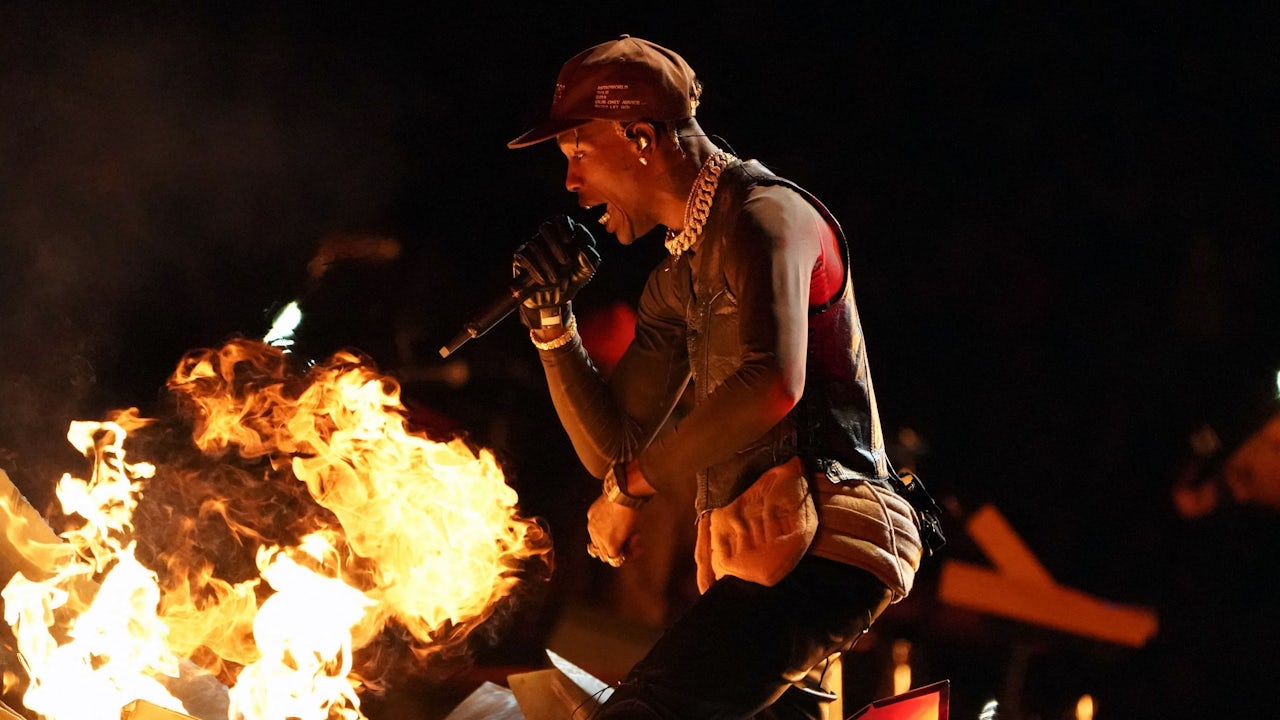 Ofre ved Travis Scott-koncert blev kvalt af trykket fra publikum - TV 2 Ofre ved Travis Scott-koncert blev kvalt af trykket fra publikum - TV 2