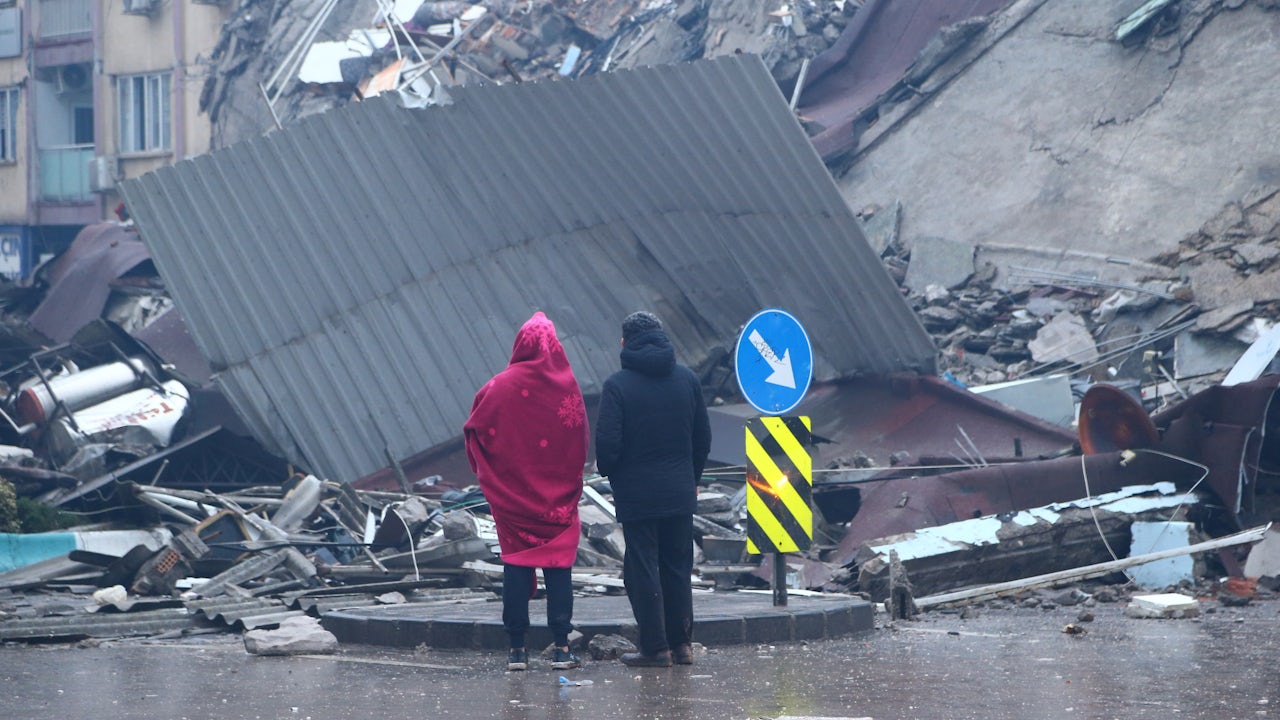 Vi vidste, at jordskælvet i Tyrkiet ville komme, siger dansk forsker - TV 2 Vi vidste, at jordskælvet i Tyrkiet ville komme, siger dansk forsker - TV 2