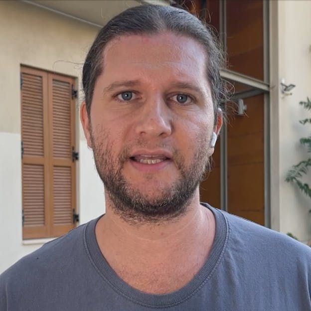 Jotam Confino | Journalist, CBS - TV 2 Jotam Confino | Journalist, CBS - TV 2