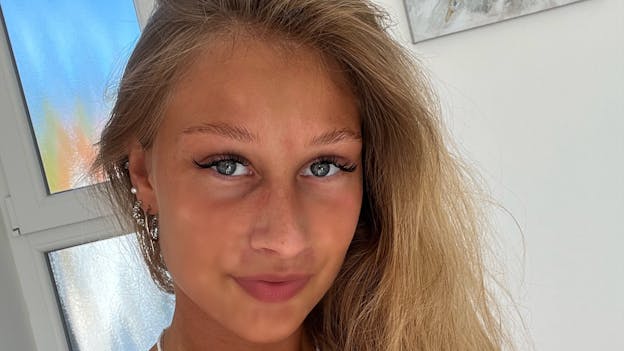 Natklubber kontakter unge kvinder med ulovlige tilbud – se beskederne ... Natklubber kontakter unge kvinder med ulovlige tilbud – se beskederne ...