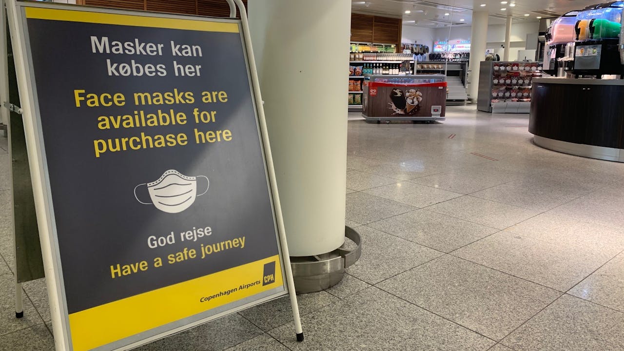 Man løber en risiko ved at flyve - alligevel forstår virologer, hvorfor ... Man løber en risiko ved at flyve - alligevel forstår virologer, hvorfor ...