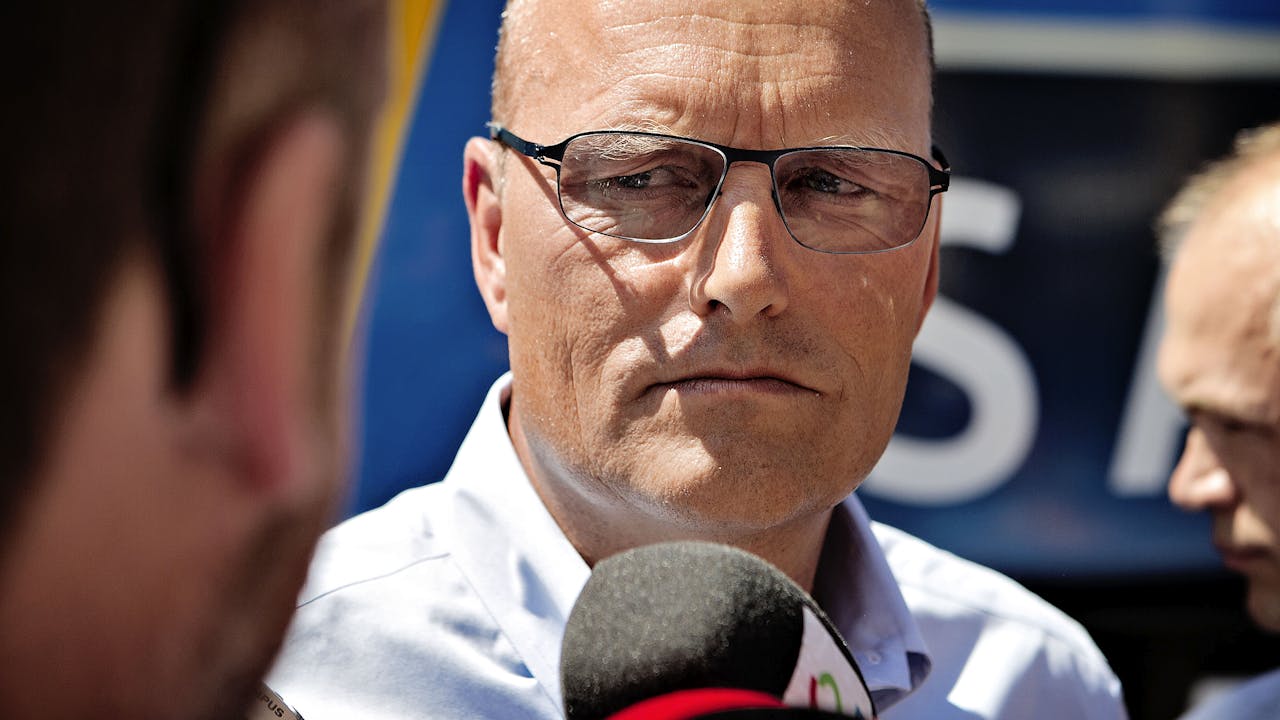 Riis har forladt Touren - TV 2 Riis har forladt Touren - TV 2
